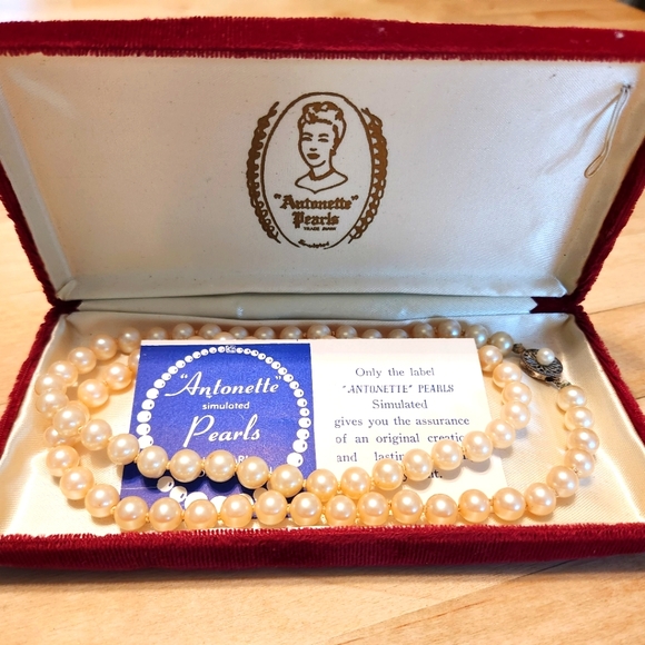 Antonette | Jewelry | Vintage Antonette Simulated Pearls | Poshmark